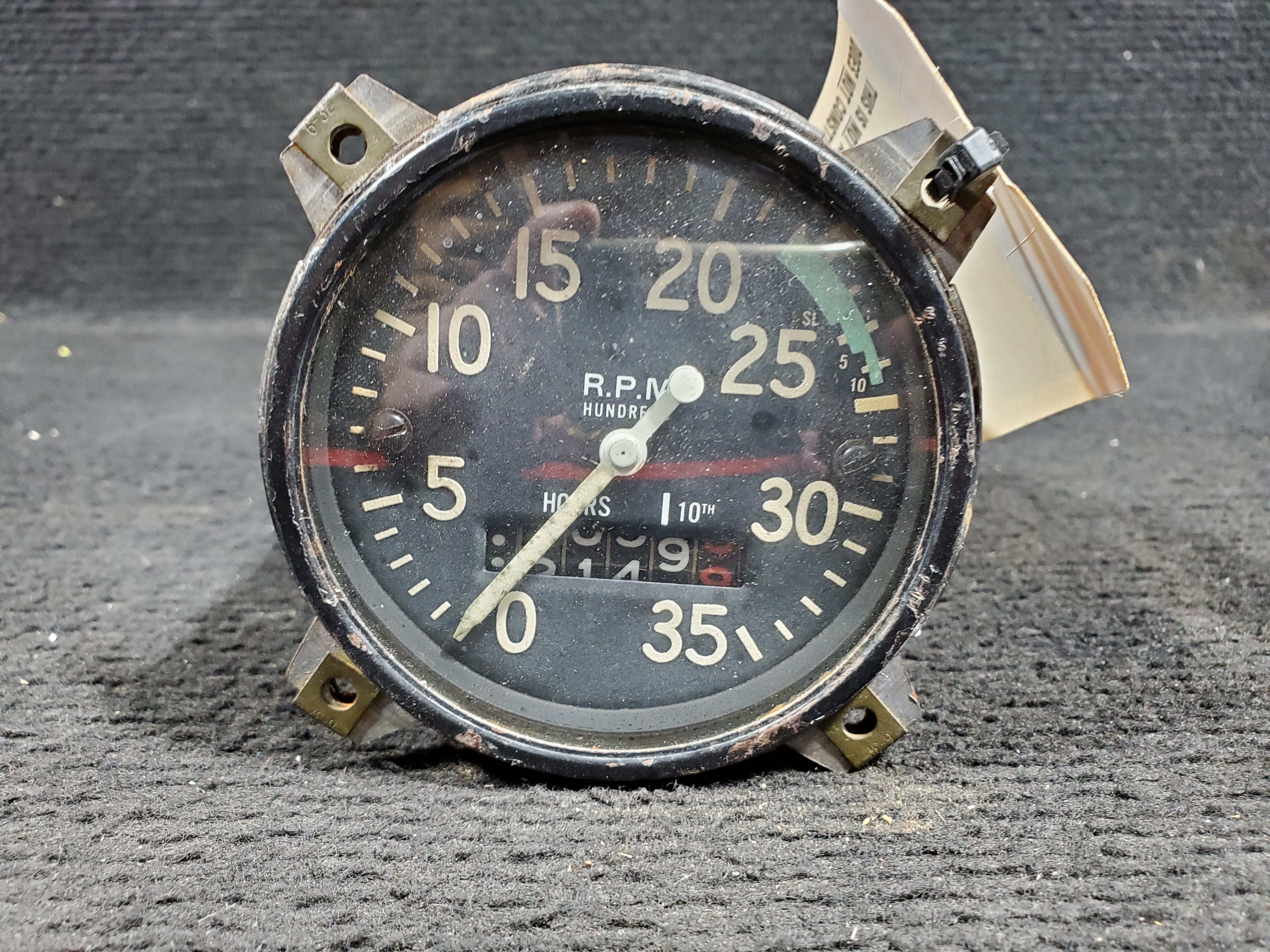Tachometer - Cessna - C-FKXV – Global Aircraft Industries