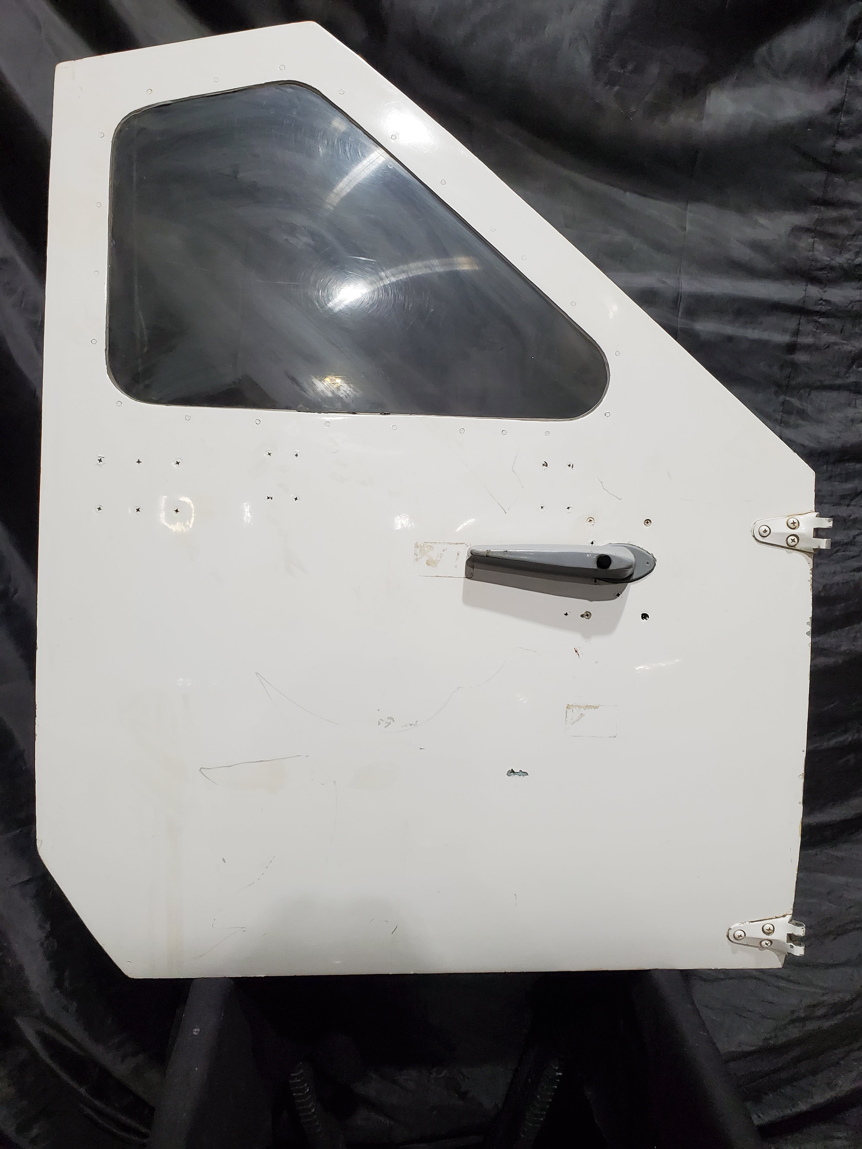 Crew Door - RH - Cessna - 5Y-RNA – Global Aircraft Industries