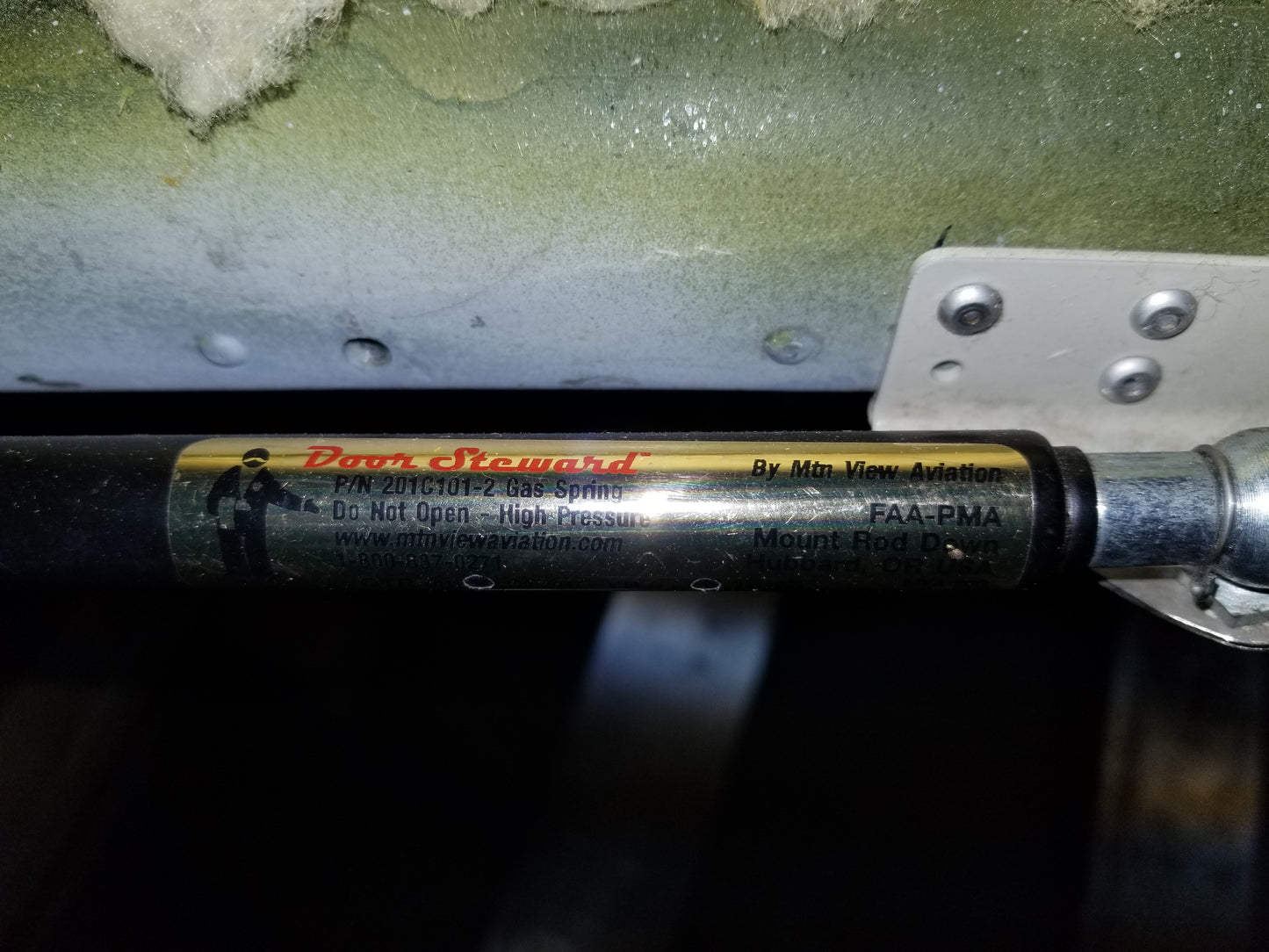 Door Steward Gas Spring - Mtn View Aviation - C-FINV – Global Aircraft ...