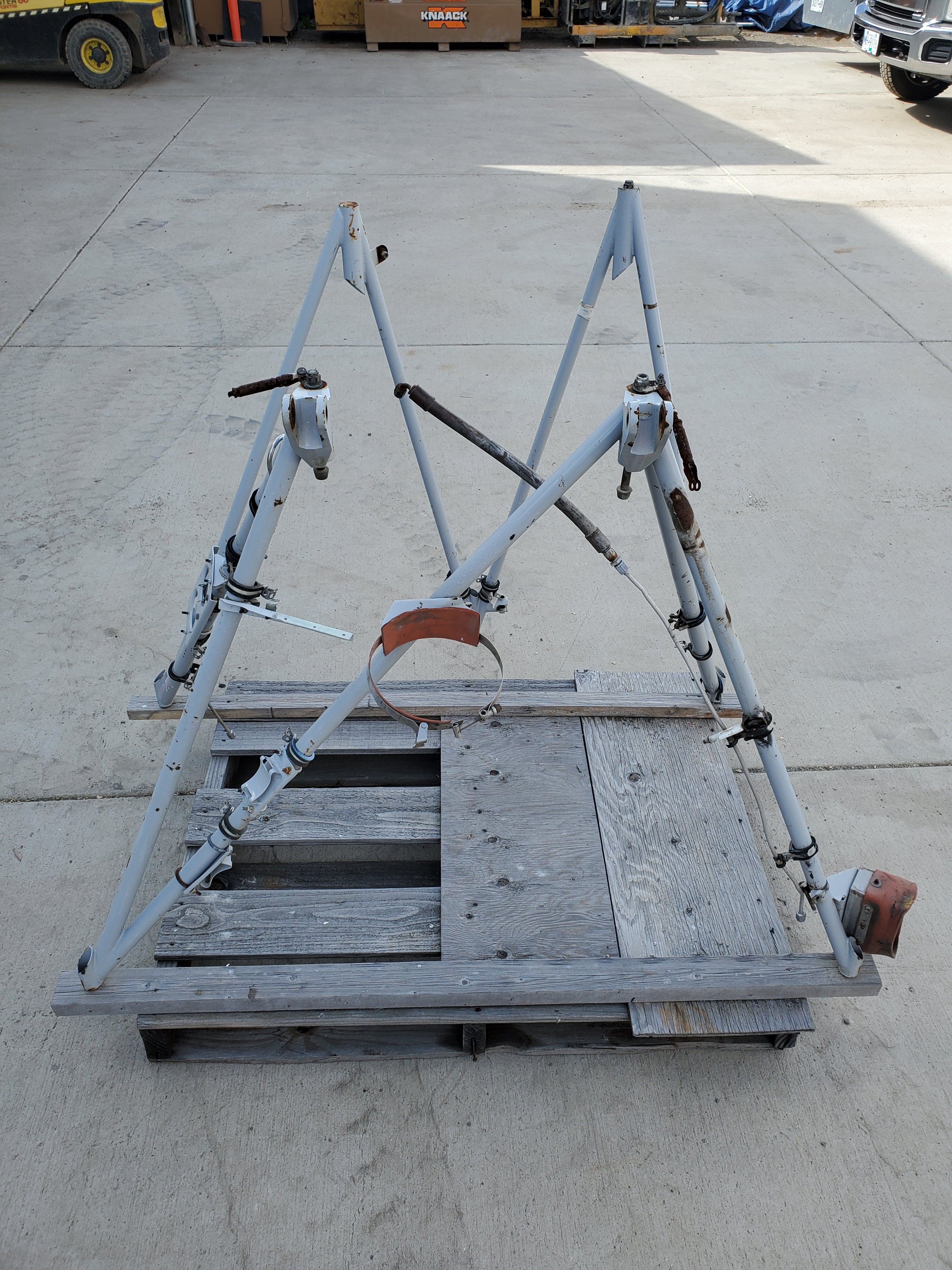 Engine Mount Assy - 5Y-BUC – Global Aircraft Industries