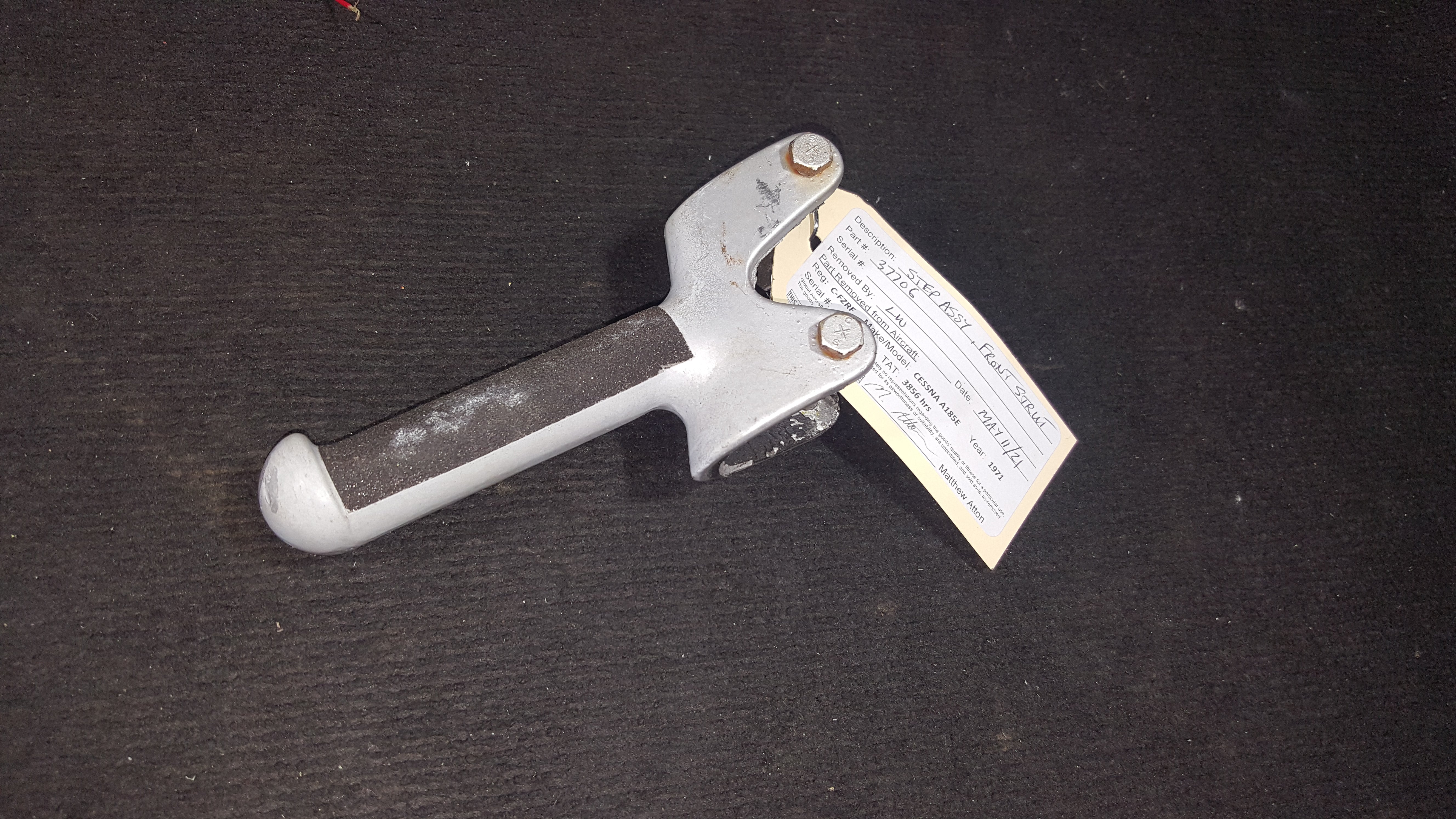 Step Assy - Front Strut - C-FZRF – Global Aircraft Industries