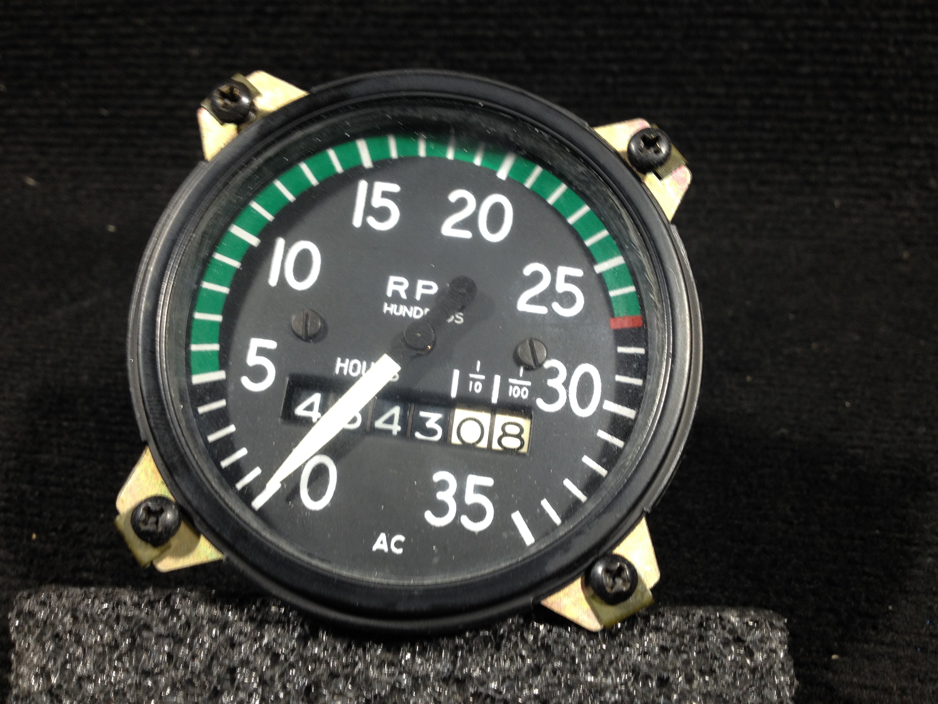 Tachometer - C-GHJG (#) – Global Aircraft Industries