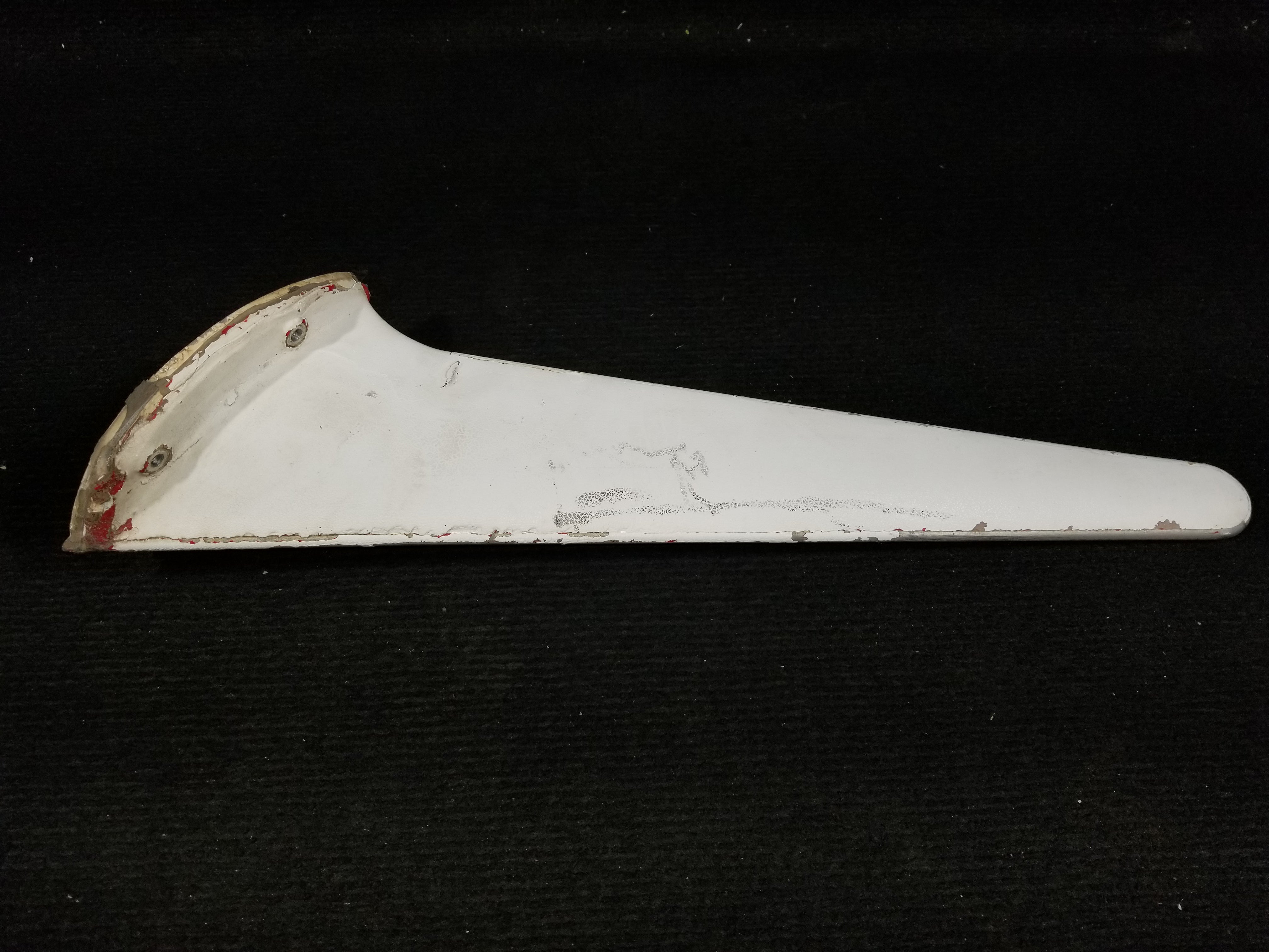 VHF Comm Antenna - Trivec Avant - 5Y-BUC – Global Aircraft Industries