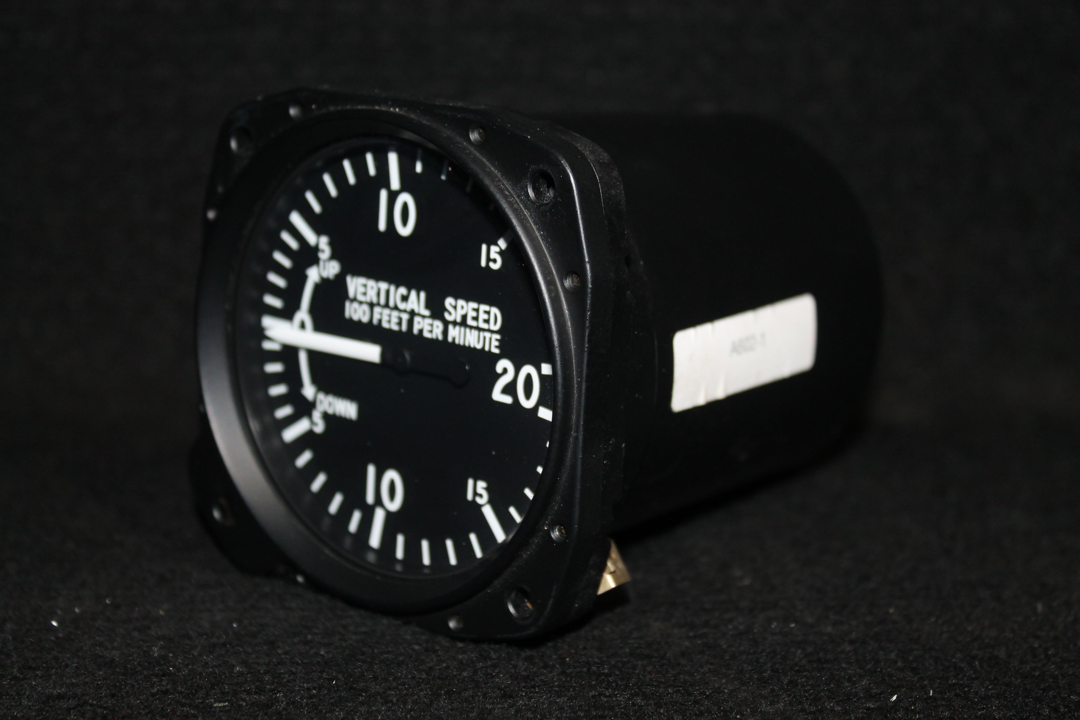 Vertical Speed Indicator - United instruments - C-GFYD – Global ...