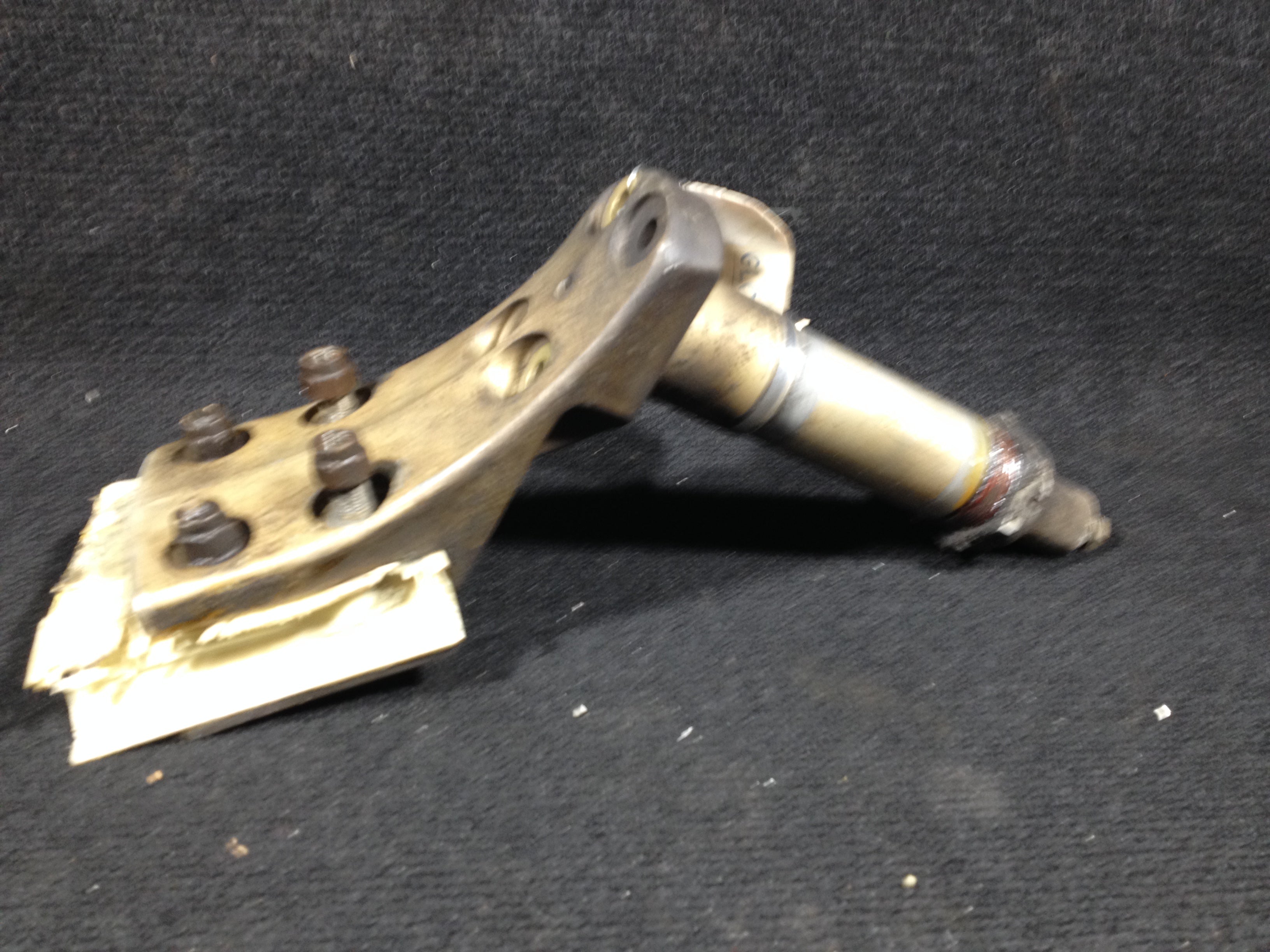 Wheel Axle Assy - Grumman - C-GEAB – Global Aircraft Industries