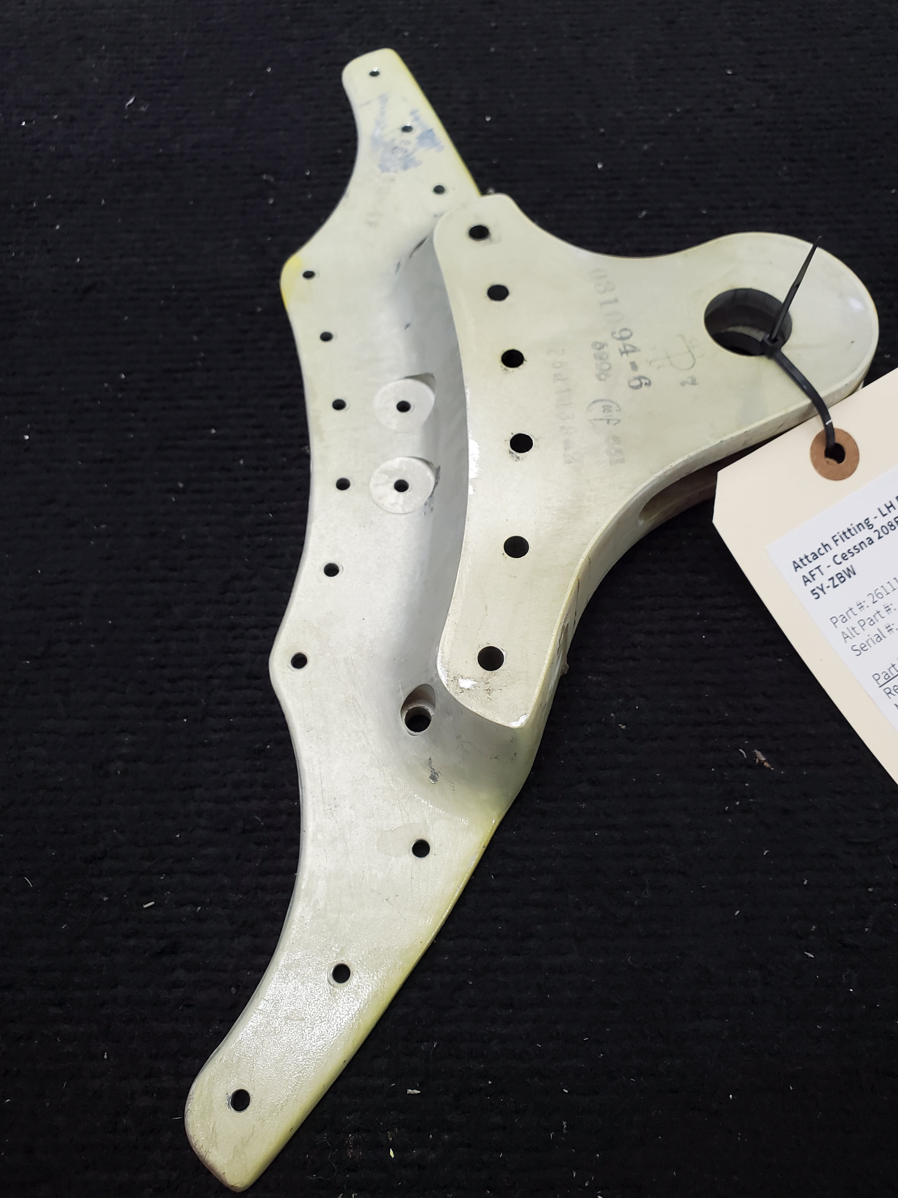 Attach Fitting - LH FWD & RH AFT - Cessna 208B Caravan - 5Y-ZBW ...