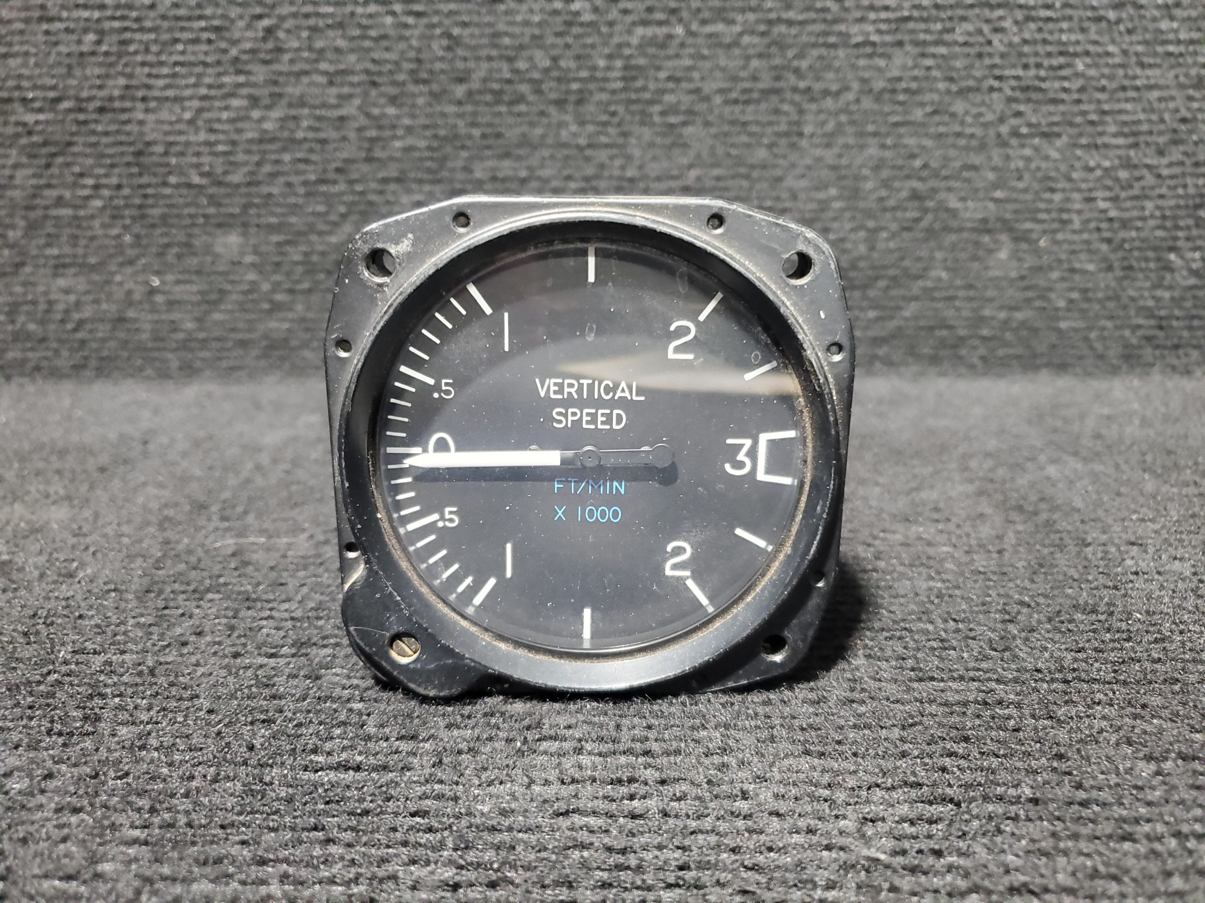 Vertical Speed Indicator - United Instruments - 5H-TAZ – Global ...