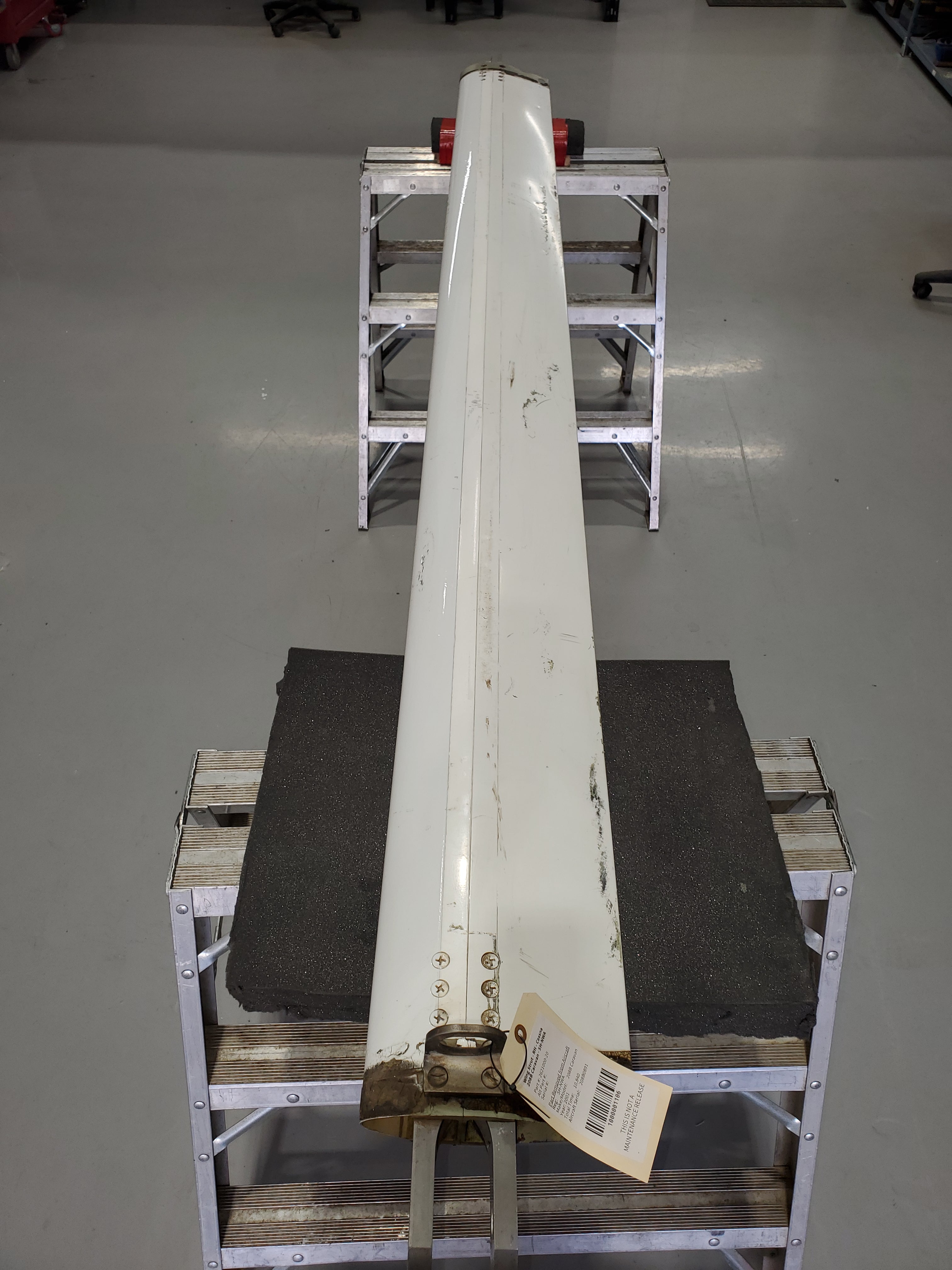 Wing Strut - RH - Cessna 208B Caravan - 5H-NWA – Global Aircraft Industries