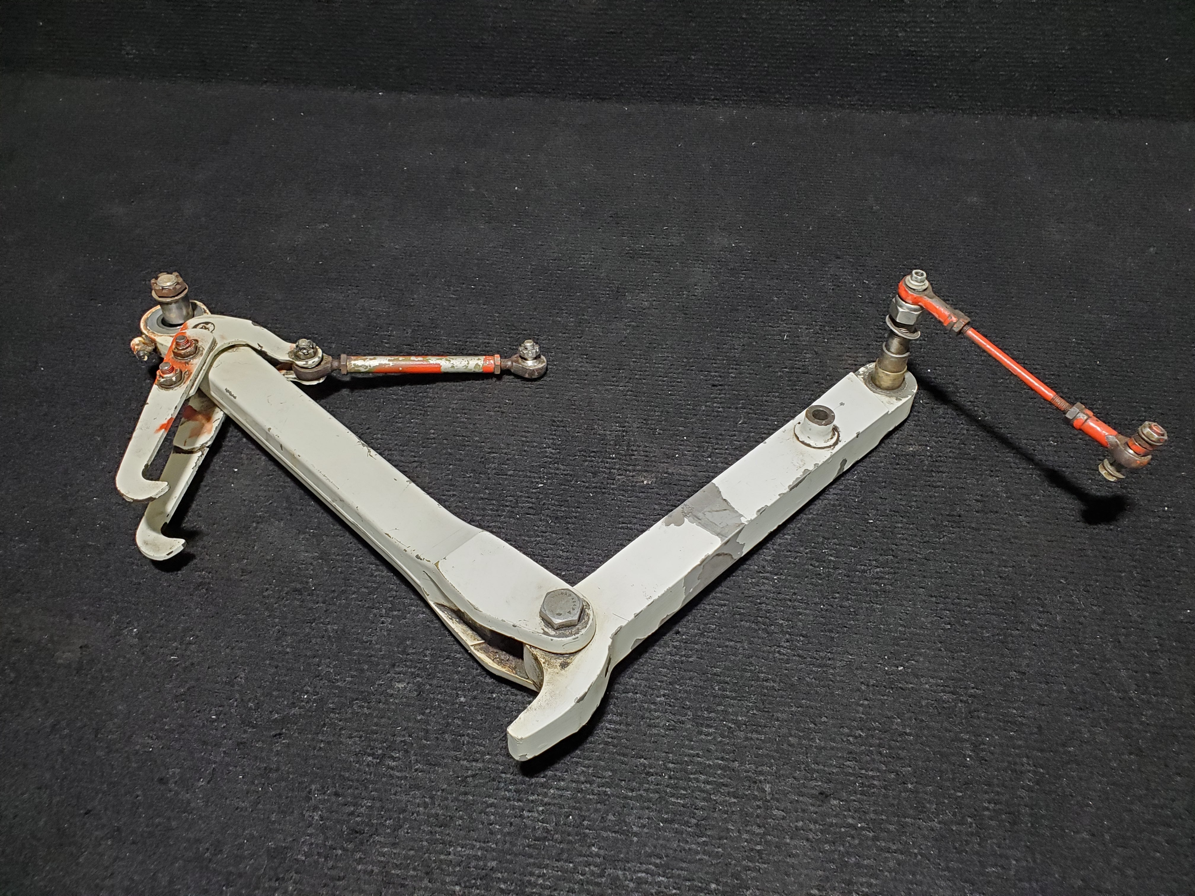 MLG Brace Assy RH - Cessna - C-FSYN – Global Aircraft Industries