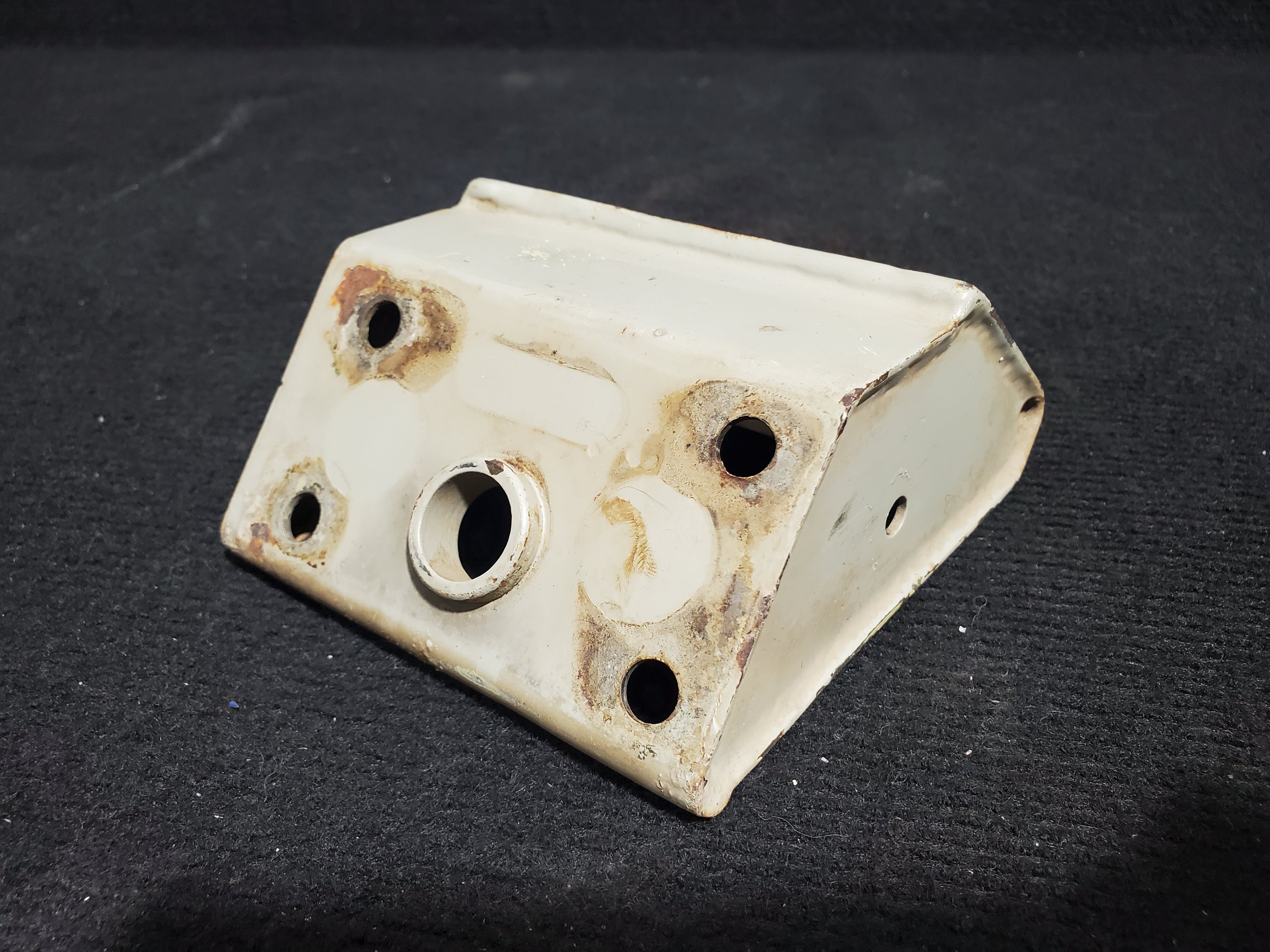 Engine Mount Bracket Assy - Center - 5Y-RNA – Global Aircraft Industries