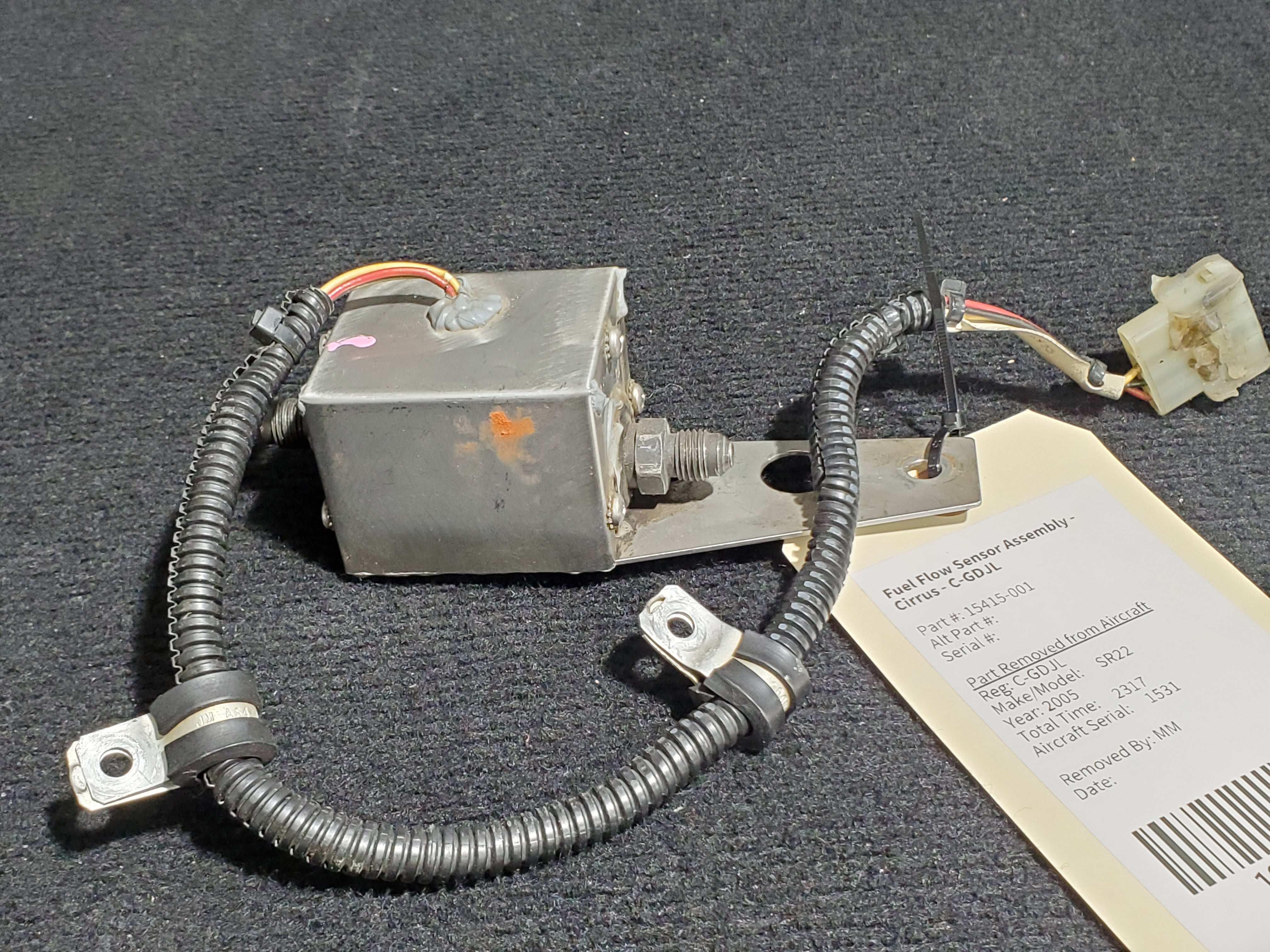 Fuel Flow Sensor Assembly - Cirrus - C-GDJL – Global Aircraft Industries