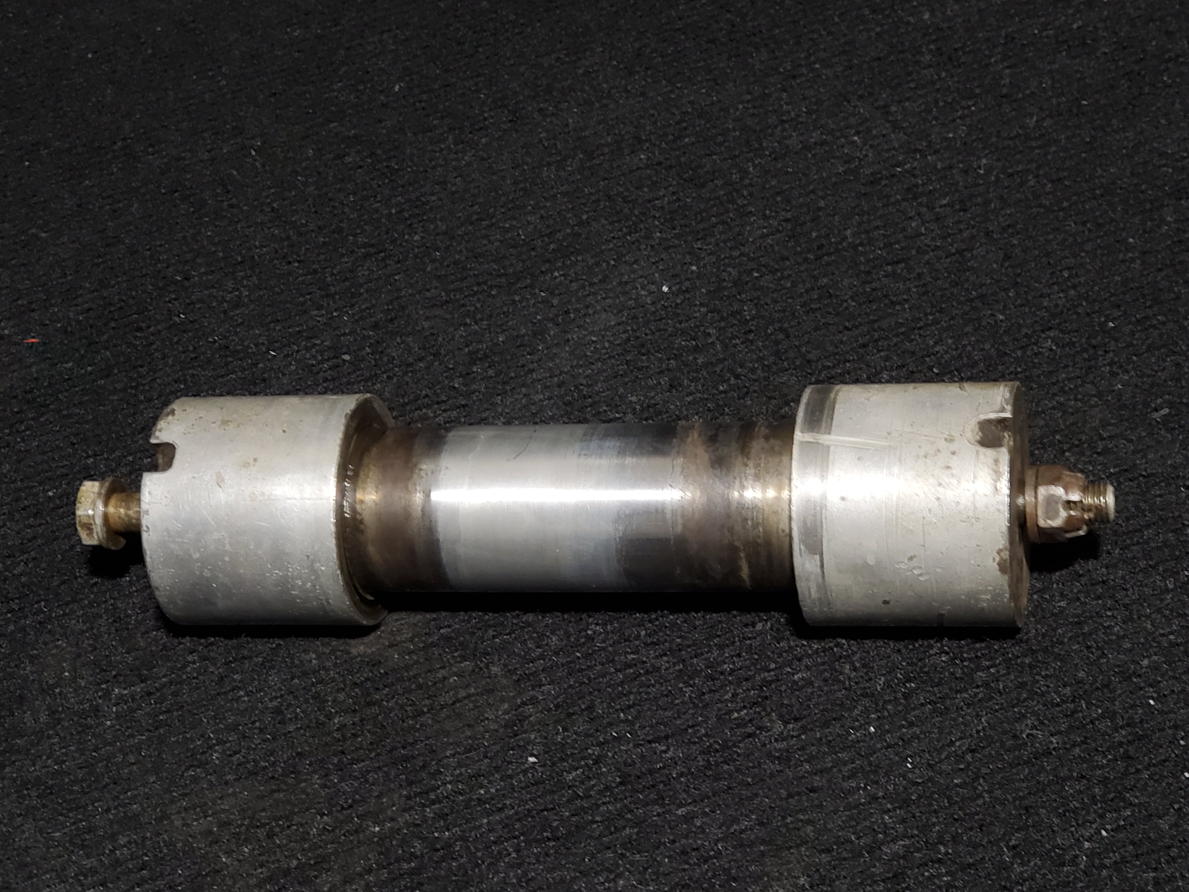 Nose Axle tube with caps - Cessna - CF-UPF – Global Aircraft Industries
