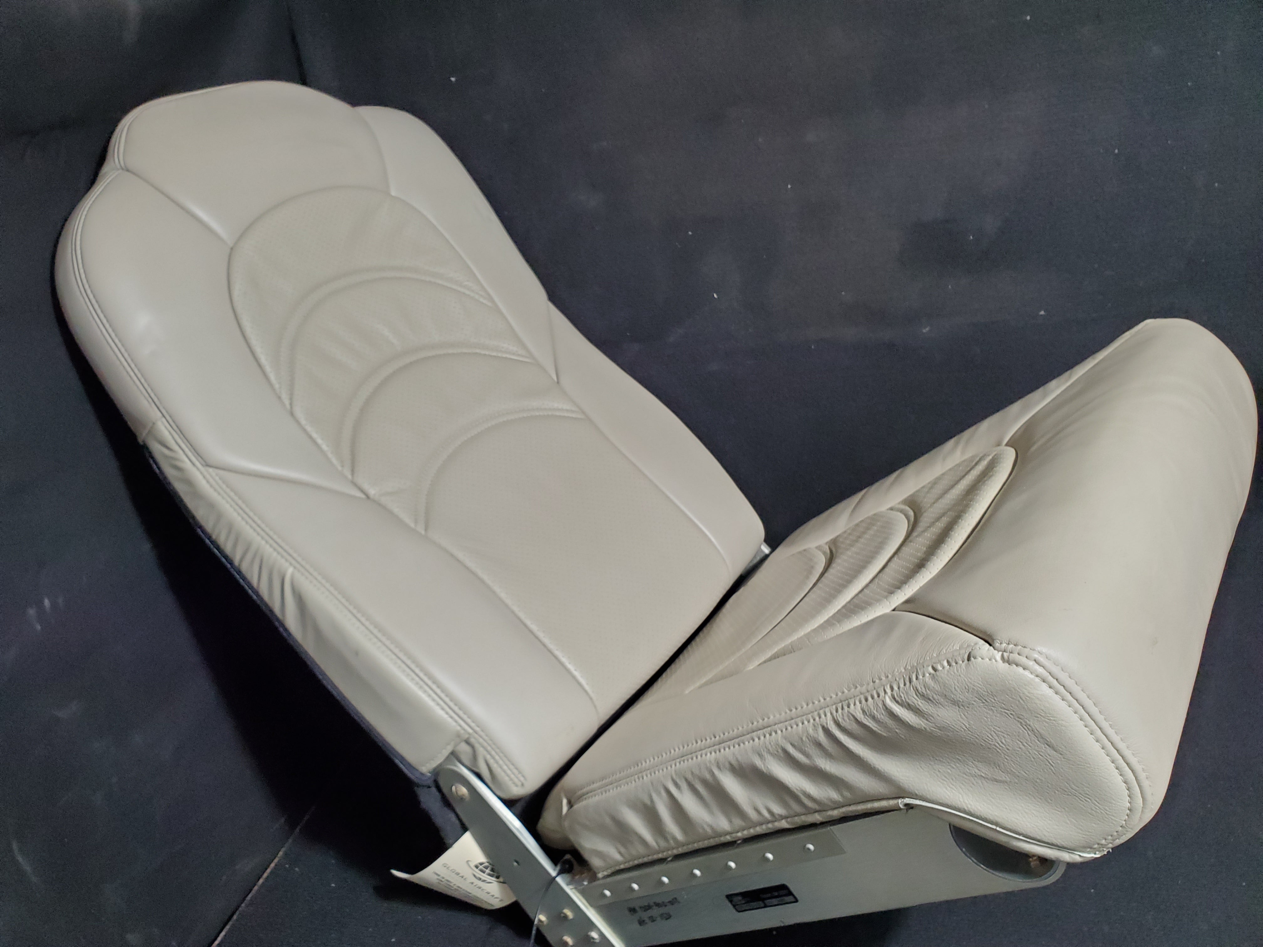 Aft Seat - Cirrus - C-GDJL – Global Aircraft Industries