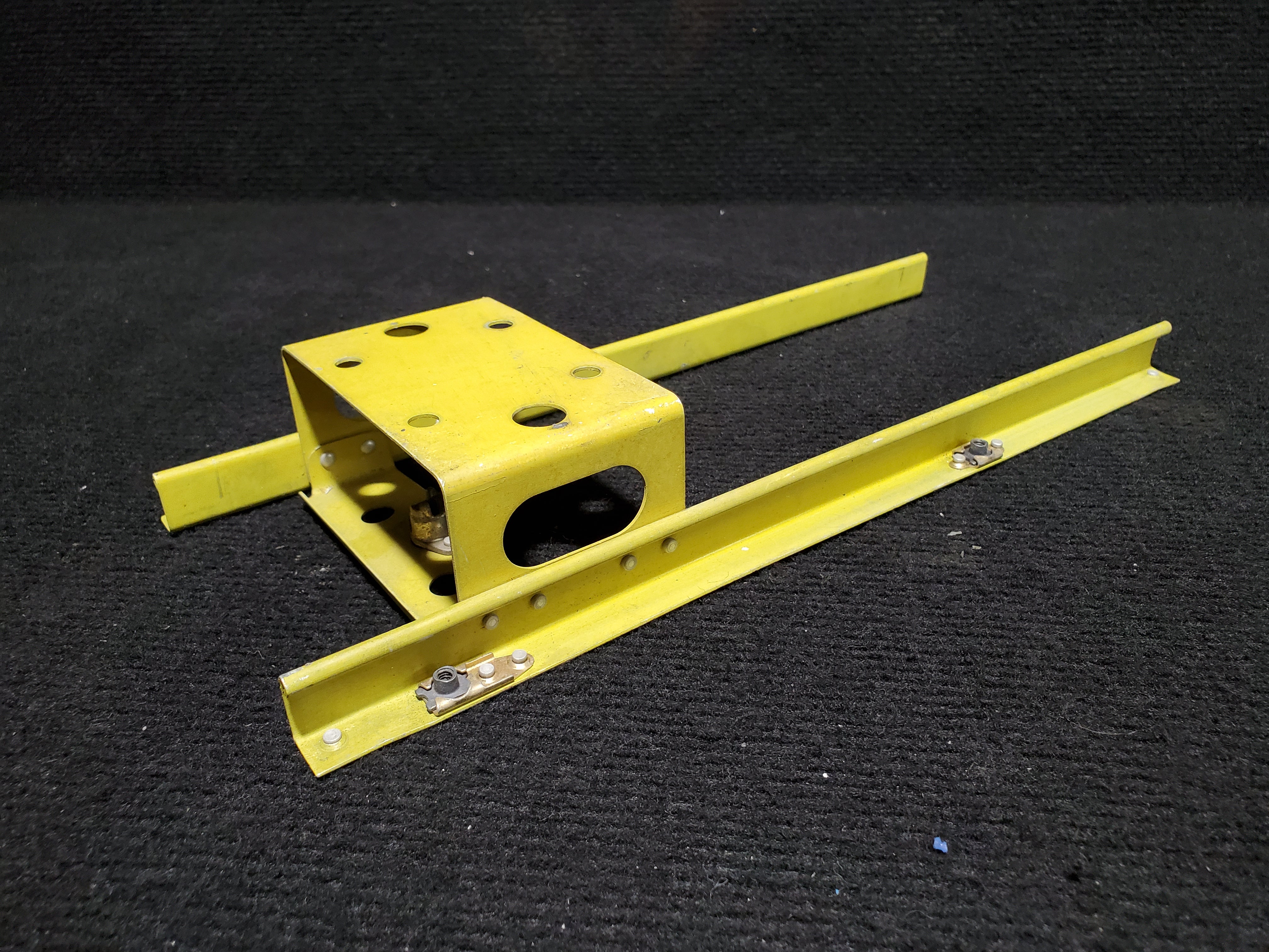 Fuel Strainer Mounting Stringer Assy - Piper - C-GHJG – Global Aircraft ...