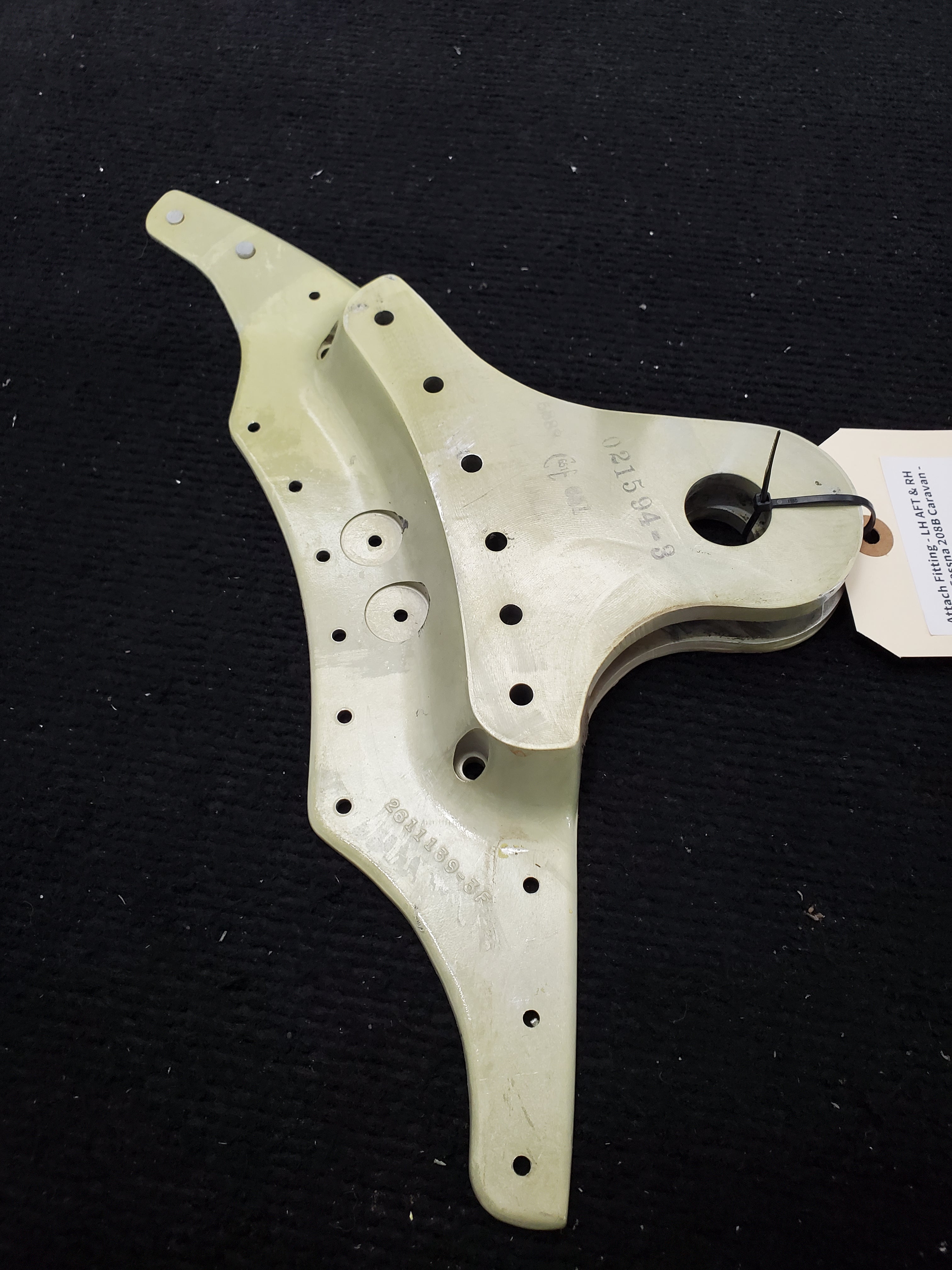 Attach Fitting - LH AFT & RH FWD - Cessna 208B Caravan - 5Y-ZBW ...