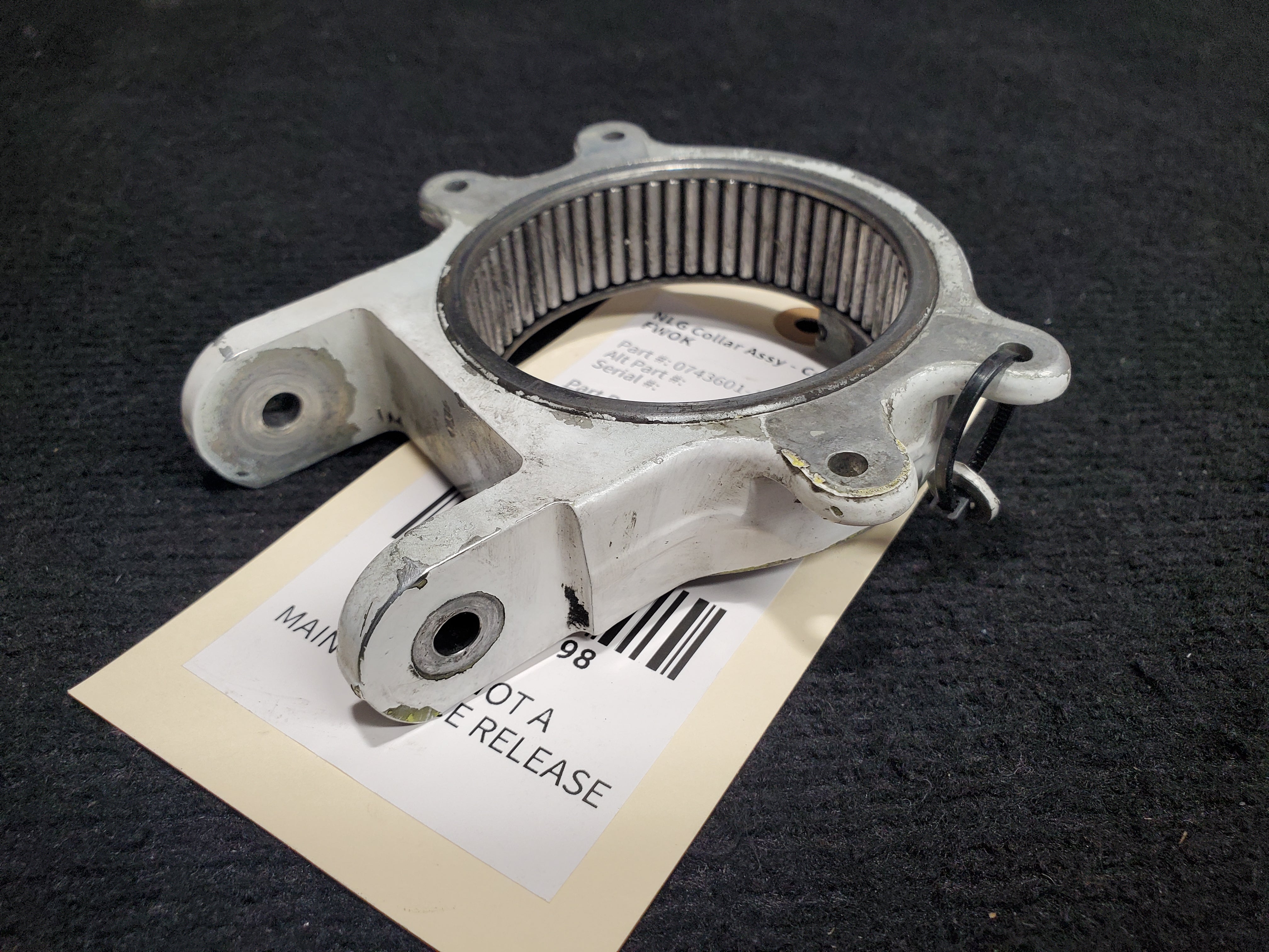 NLG Collar Assy - Cessna - C-FWOK – Global Aircraft Industries