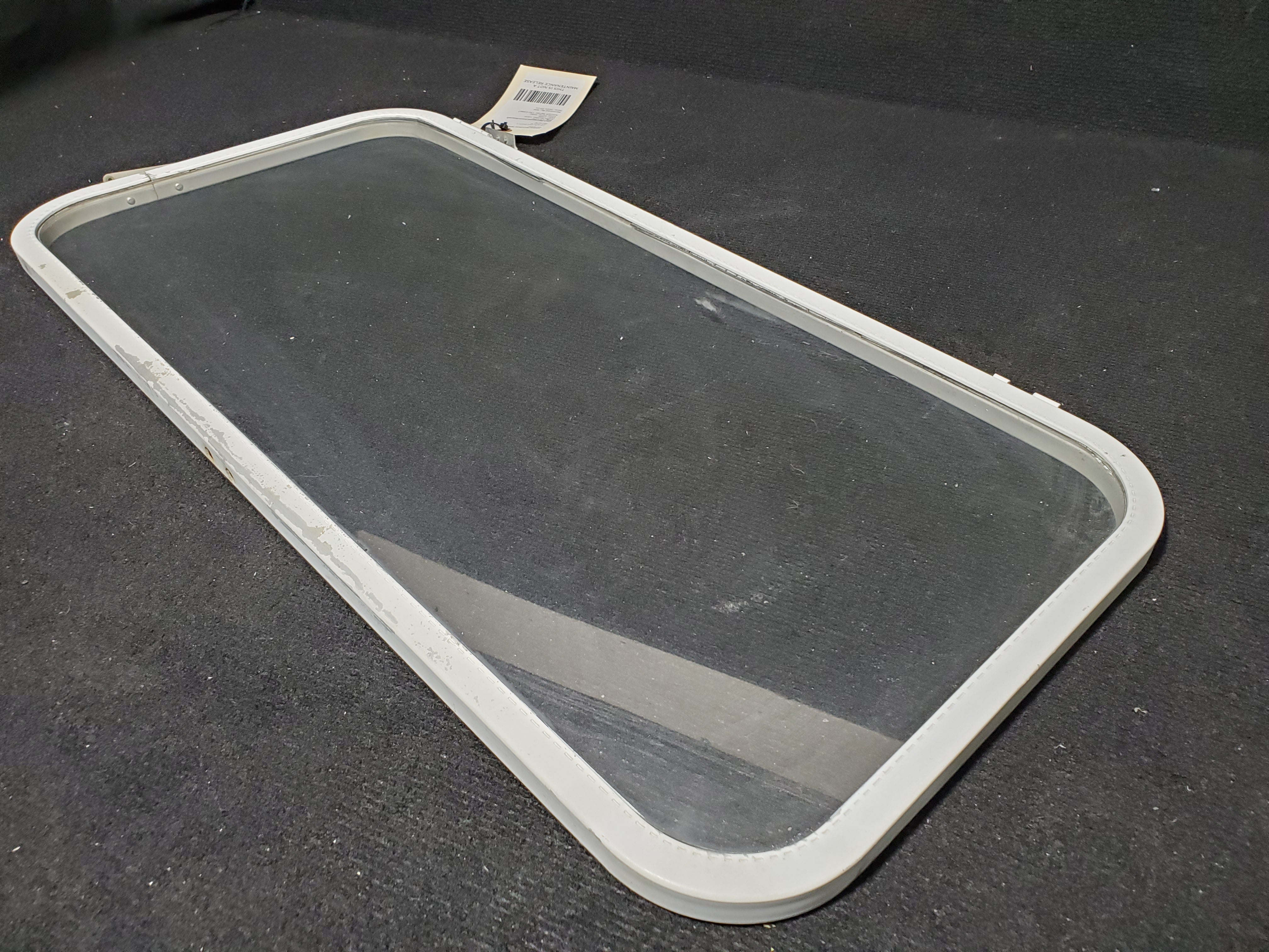 Cabin Window Assy - LH - Cessna - CF-UPF – Global Aircraft Industries
