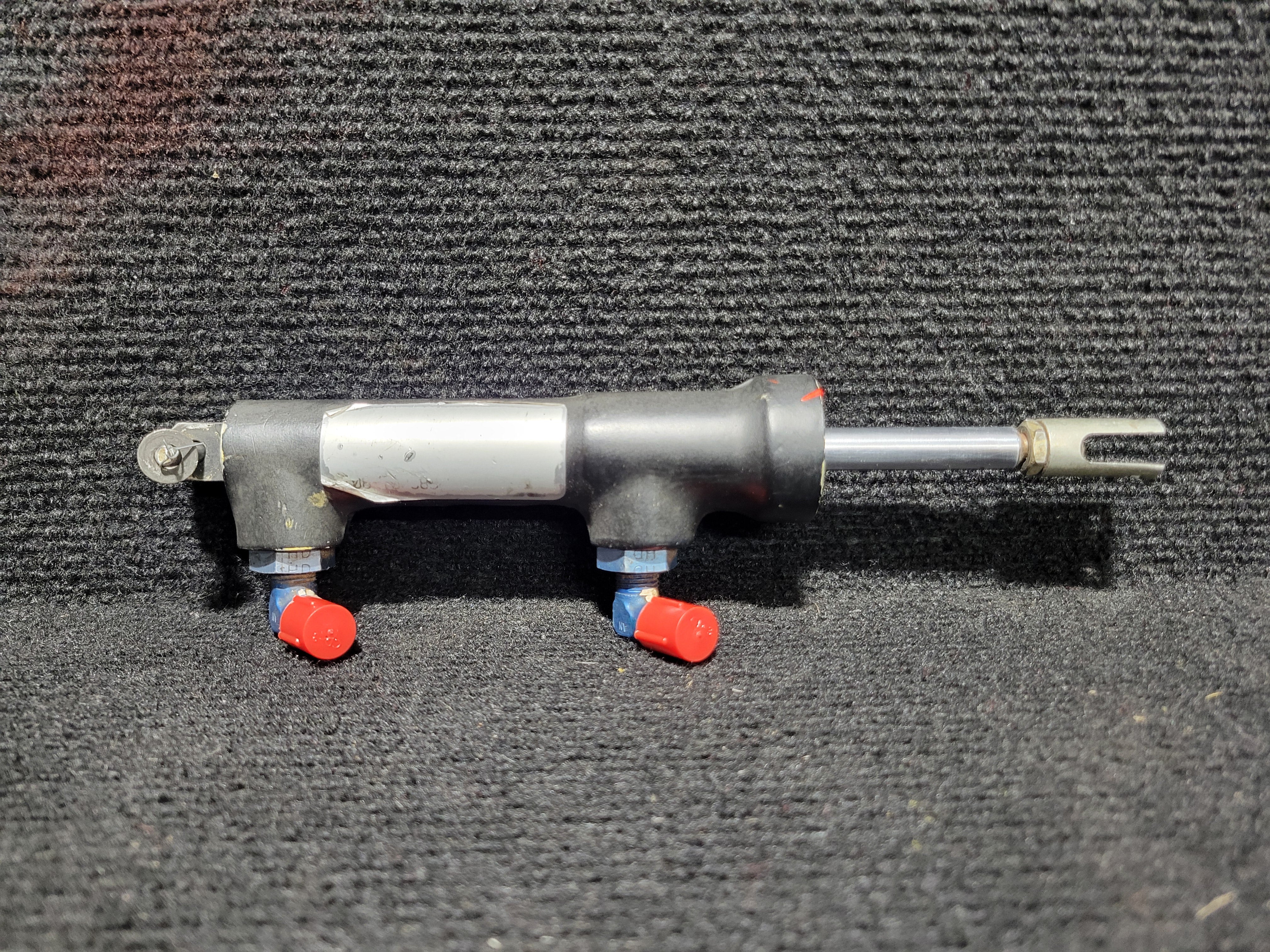 Brake Master Cylinder - Cessna - 5Y-ZBW – Global Aircraft Industries
