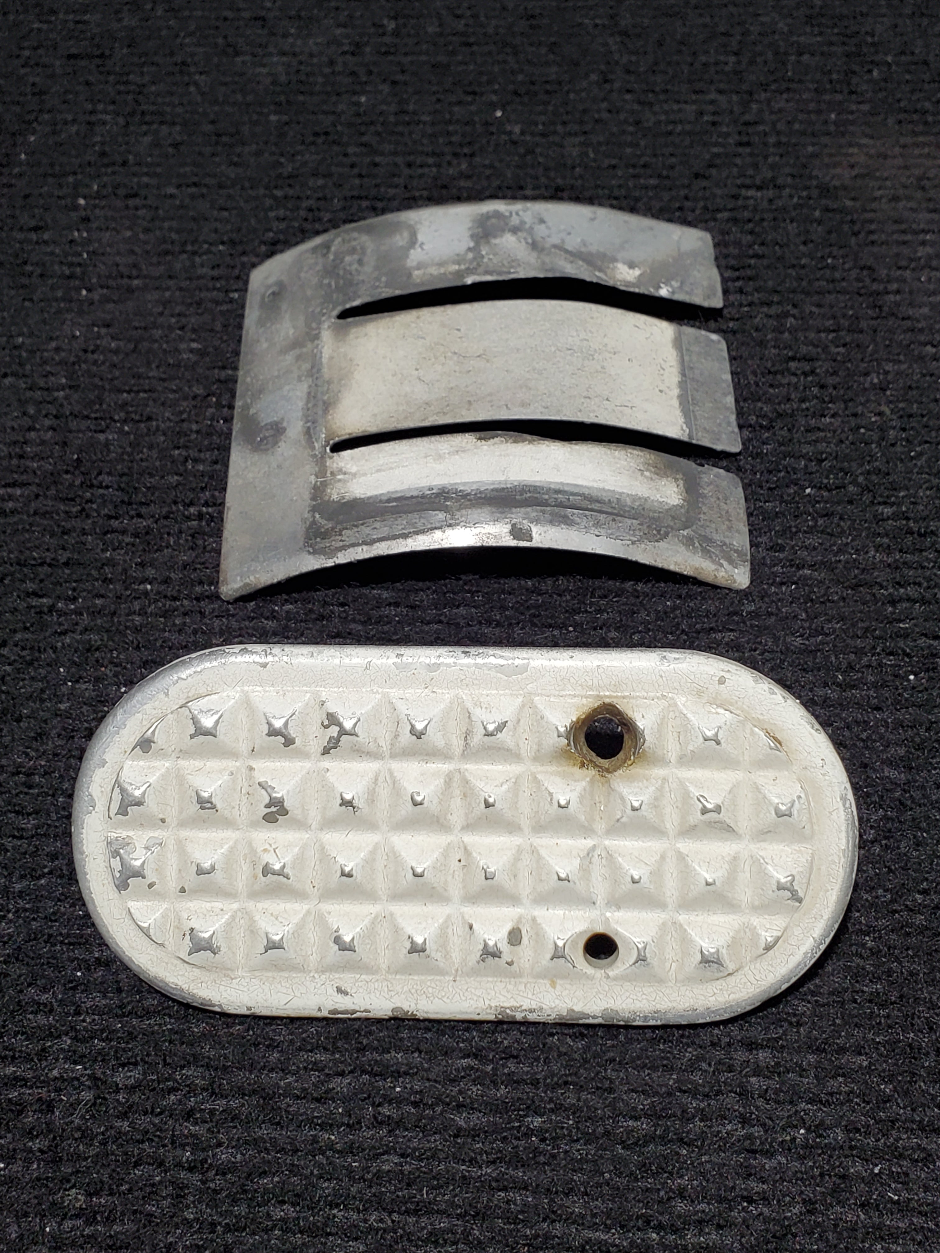 Step - MLG Strut - Cessna - C-GYVB – Global Aircraft Industries